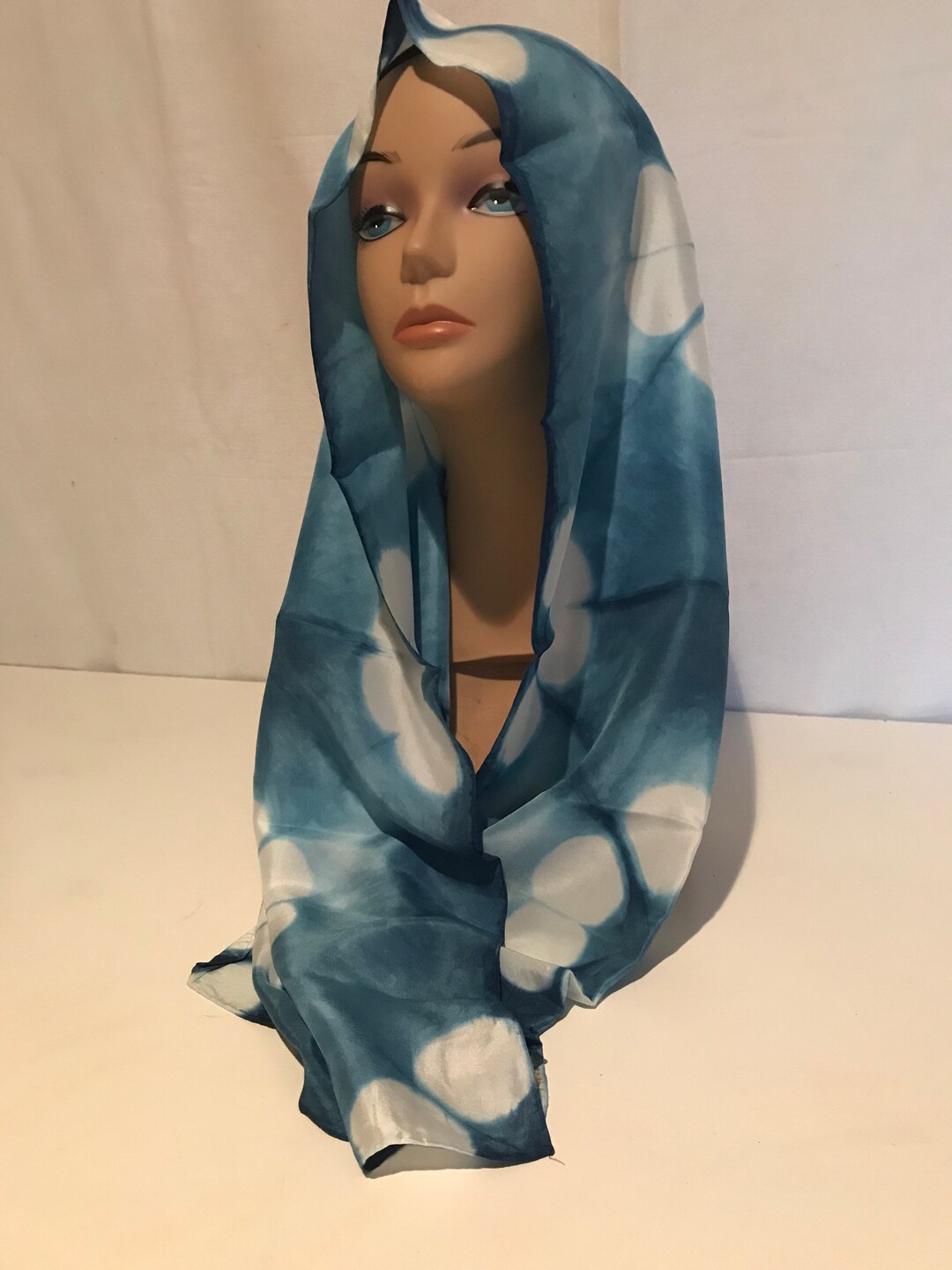 100 %bufanda De Seda Habotai 8 Pintada a Mano De Azul Claro Con Blanco ...