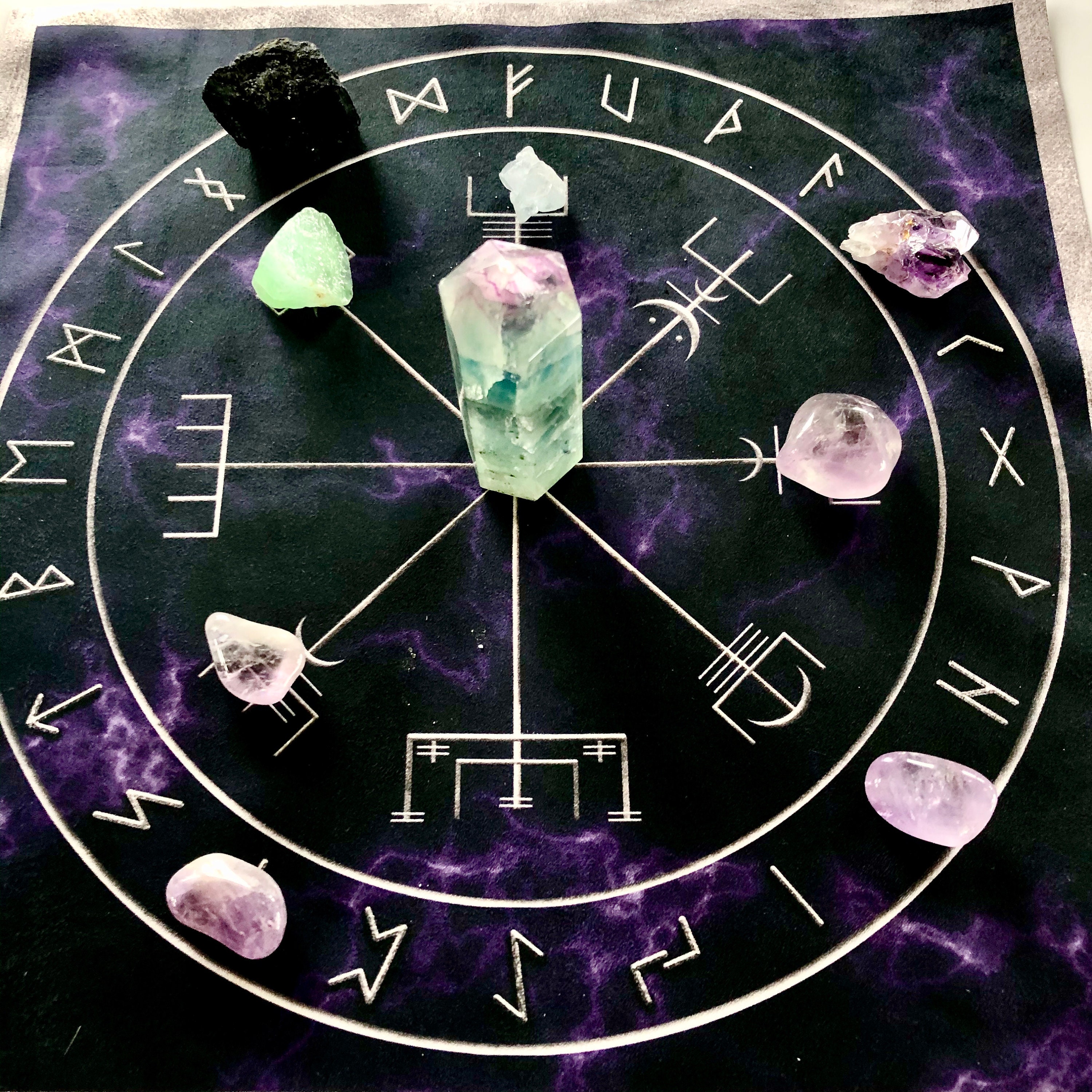 Wayfinder Viking Vegvisir Rune Crystal Grid Rune Cloth or | Etsy