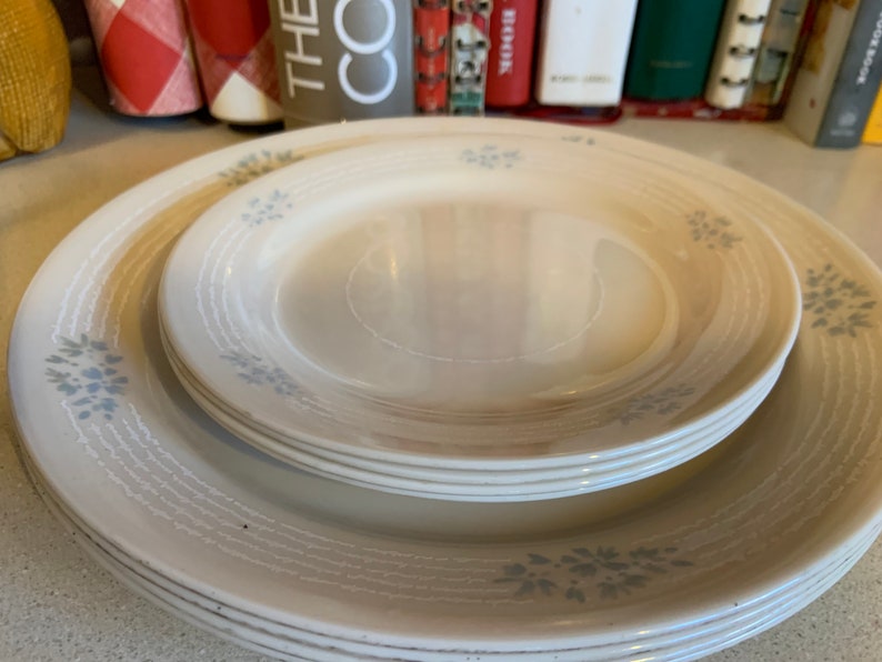 Vintage Corelle Dinnerware Lace Bouquet 8 Pieces | Etsy
