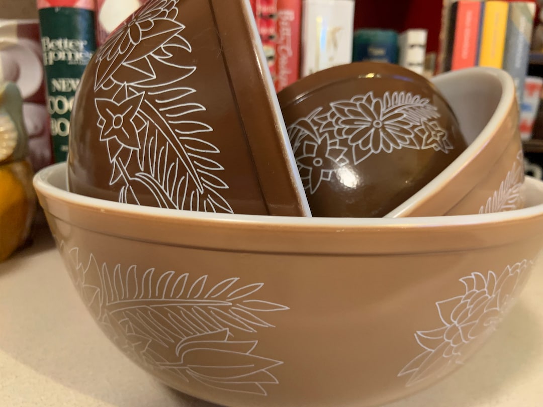 Vintage Woodland Brown, Pyrex Set of 4 Nesting Mixing Bowls - Etsy