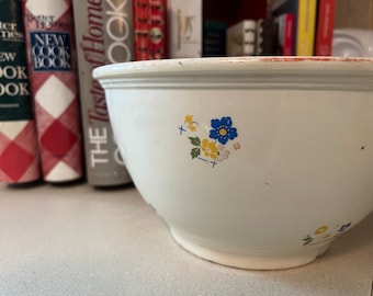 1940s Vintage Kitchen Kraft Oven Serve Mixing Bowl // Ivory W/gold ...