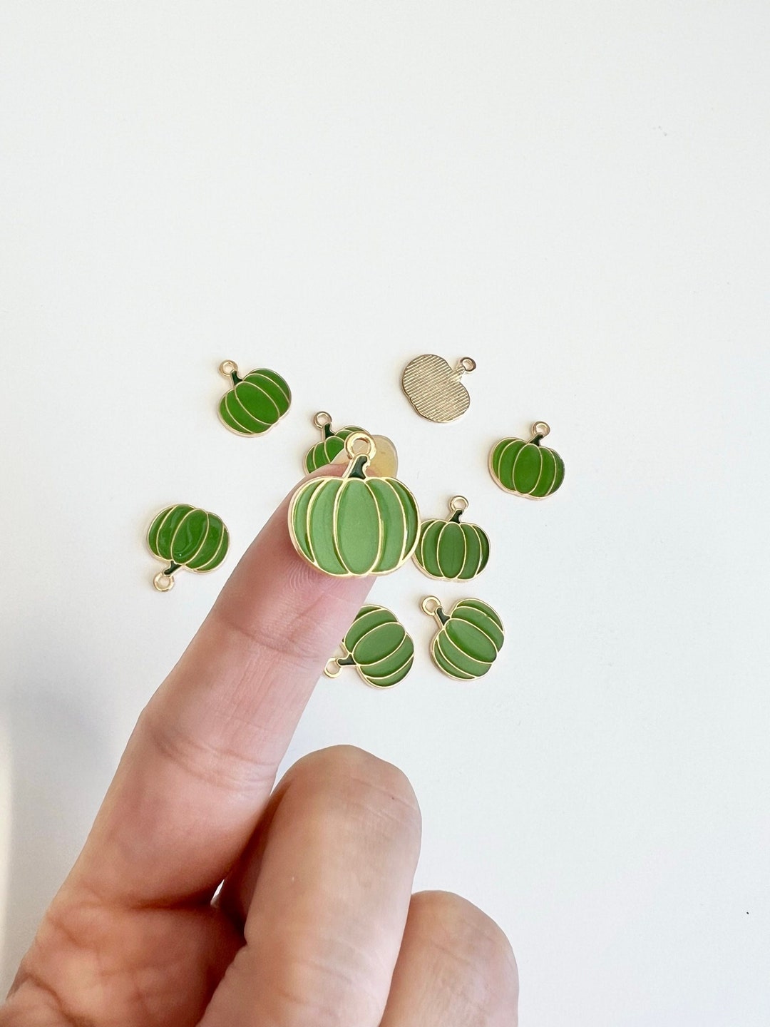 10 Pcs Green Pumpkin Charms, Enamel, Halloween, Fall Season ...