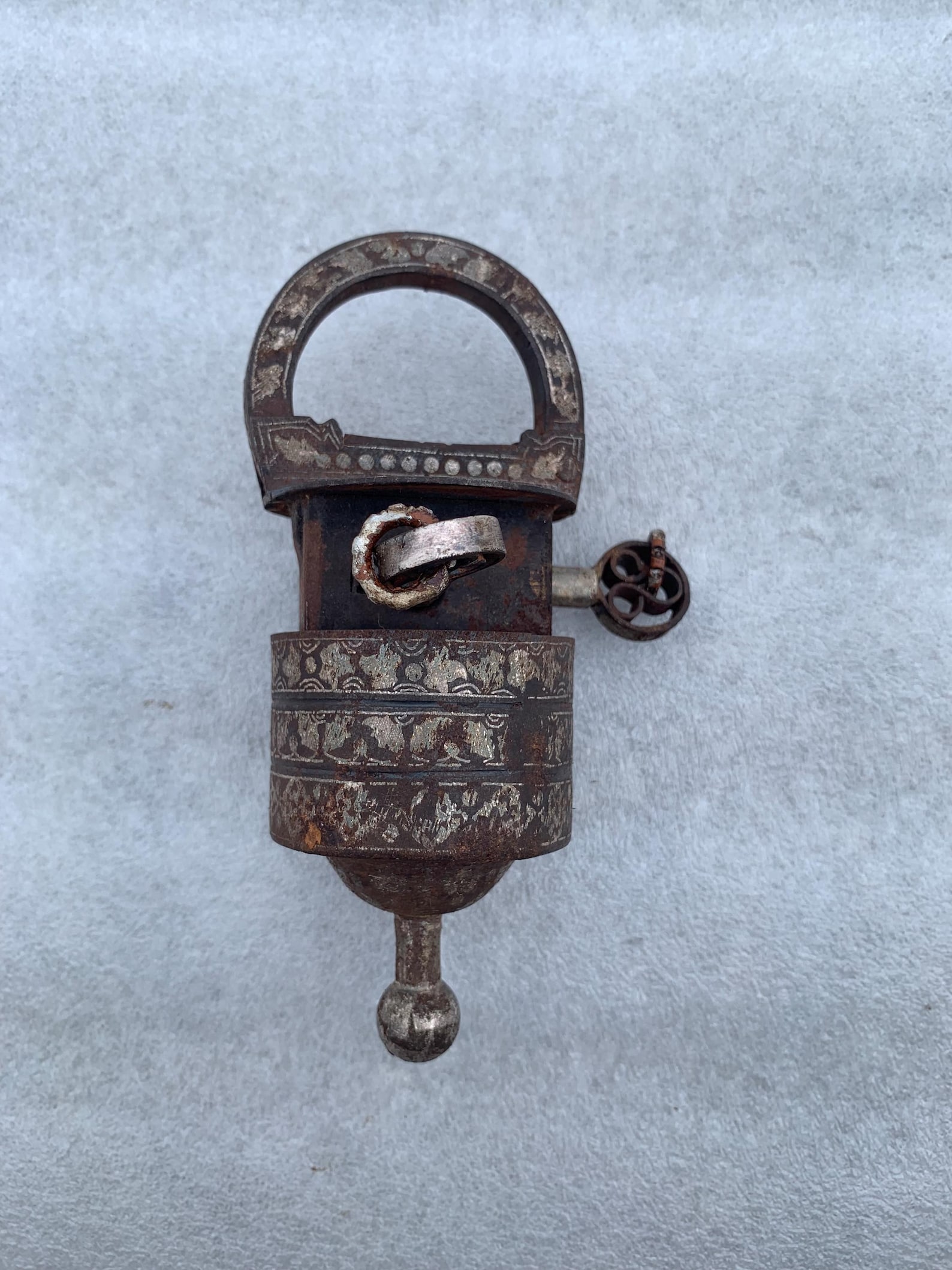 Vintage Padlock, Puzzle 2 Key Lock, Round Work Iron Padlock, Handmade ...