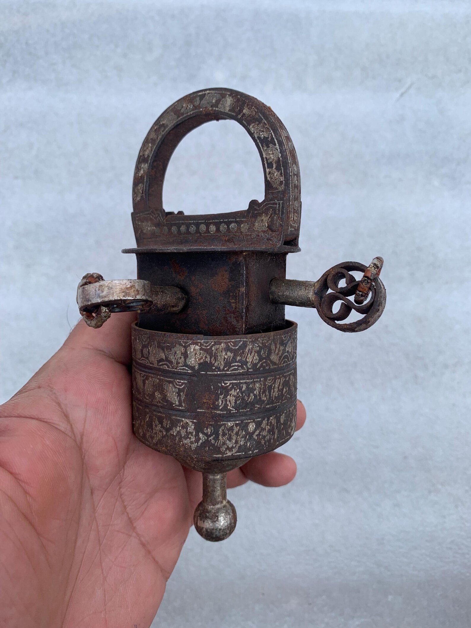 Vintage Padlock, Puzzle 2 Key Lock, Round Work Iron Padlock, Handmade ...
