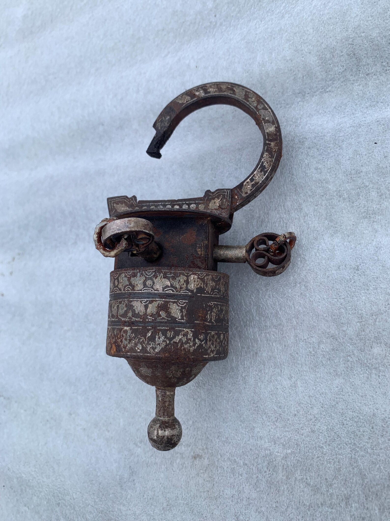 Vintage Padlock, Puzzle 2 Key Lock, Round Work Iron Padlock, Handmade ...