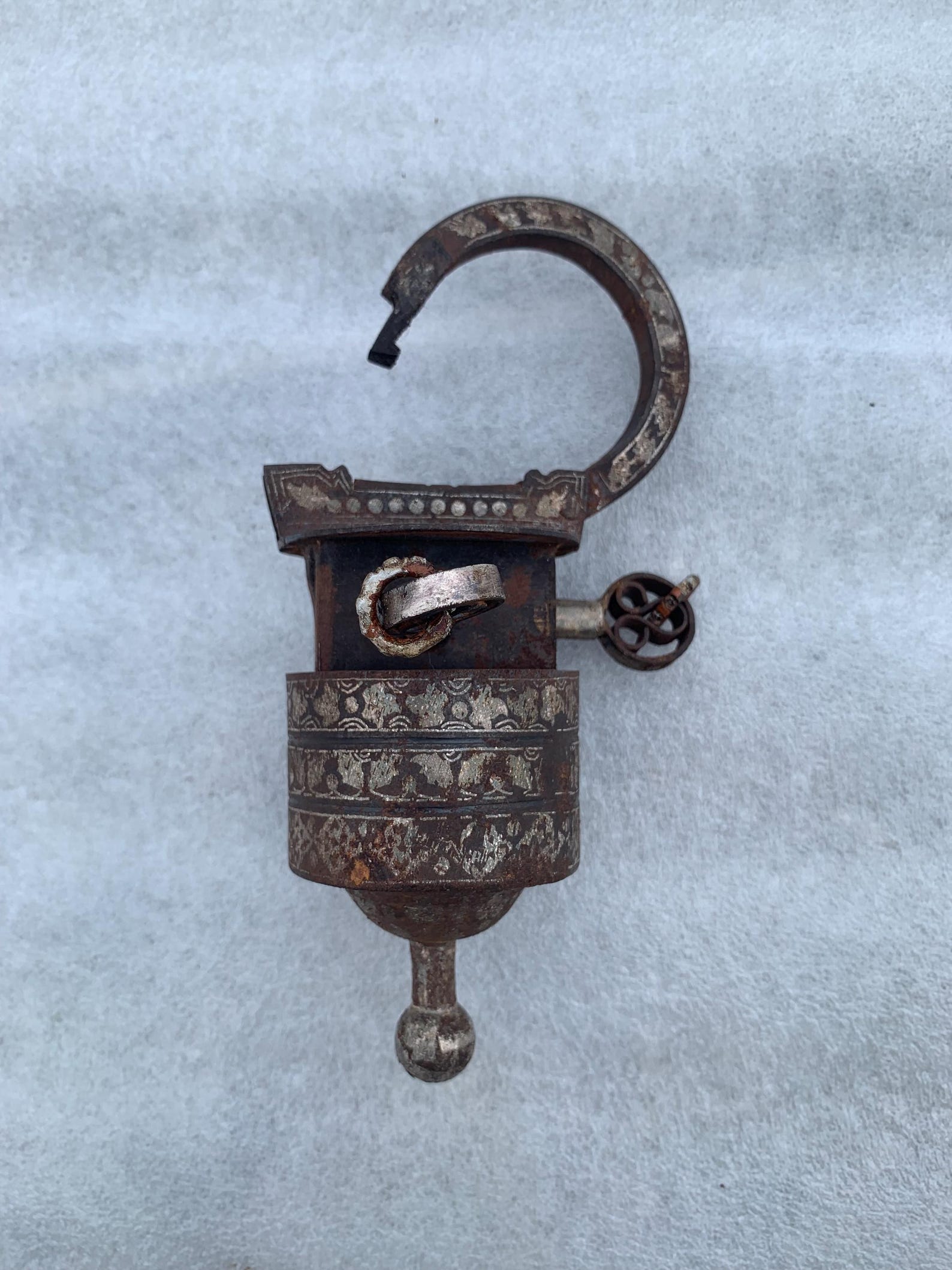 Vintage Padlock, Puzzle 2 Key Lock, Round Work Iron Padlock, Handmade ...