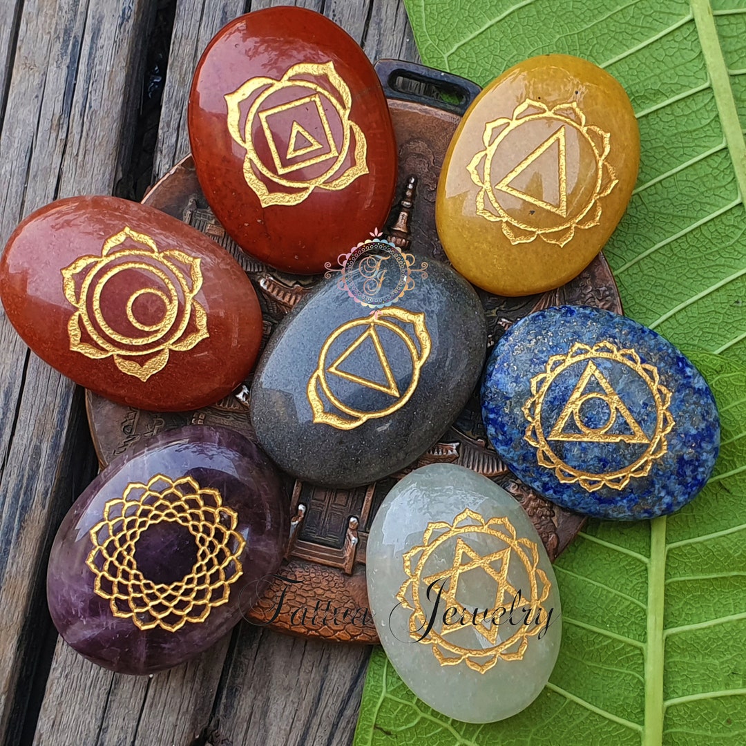 7 Chakra Stones: Engraved Reiki Healing Crystals, Worry Stone Set - Etsy UK
