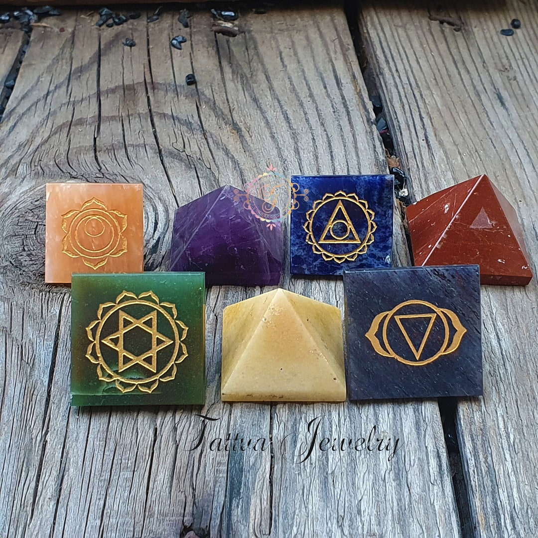 Engraved Crystal 7 Chakra Pyramid Set: Reiki Healing Stones - Etsy