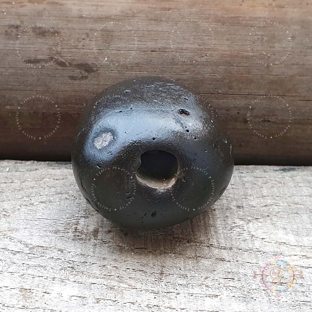Hiranyagarbha Shaligram • Shaligram Shila • Gandaki River Nepal ...