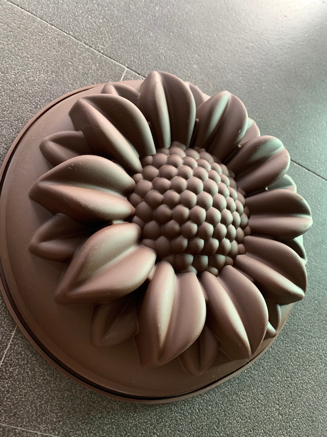 Large Sunflower Silicone Mold: Shiny Resin Mould, DIY Craft (25 Cm) - Etsy