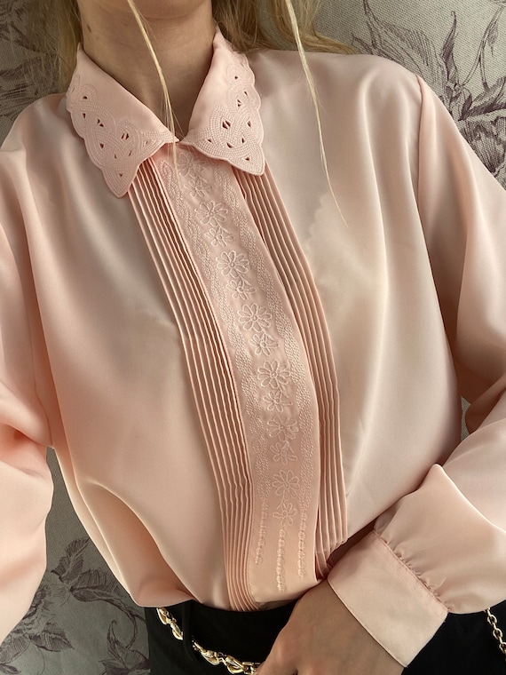 Vintage peach colour blouse with embroidery - Gem
