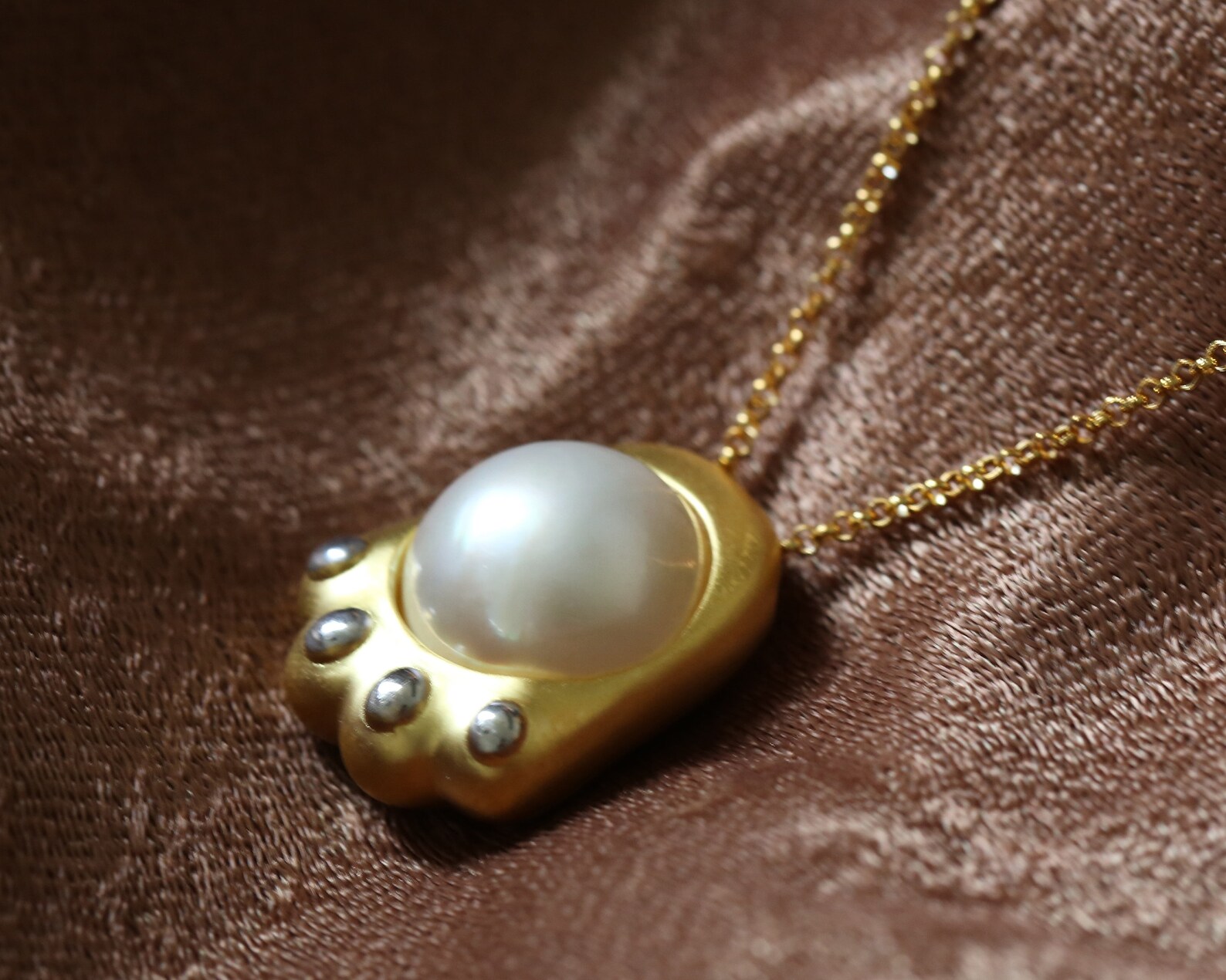 Two Tone Plating Exquisite Little Paw Pendant in Silver With Mabe Pearl ...