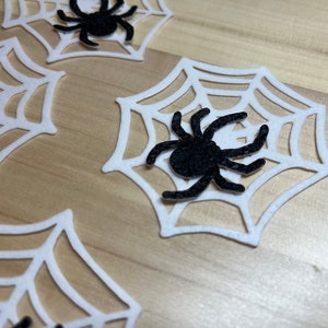 Edible Spiderweb and Spiders Cupcake Toppers. Pre-cut Halloween Wafer ...