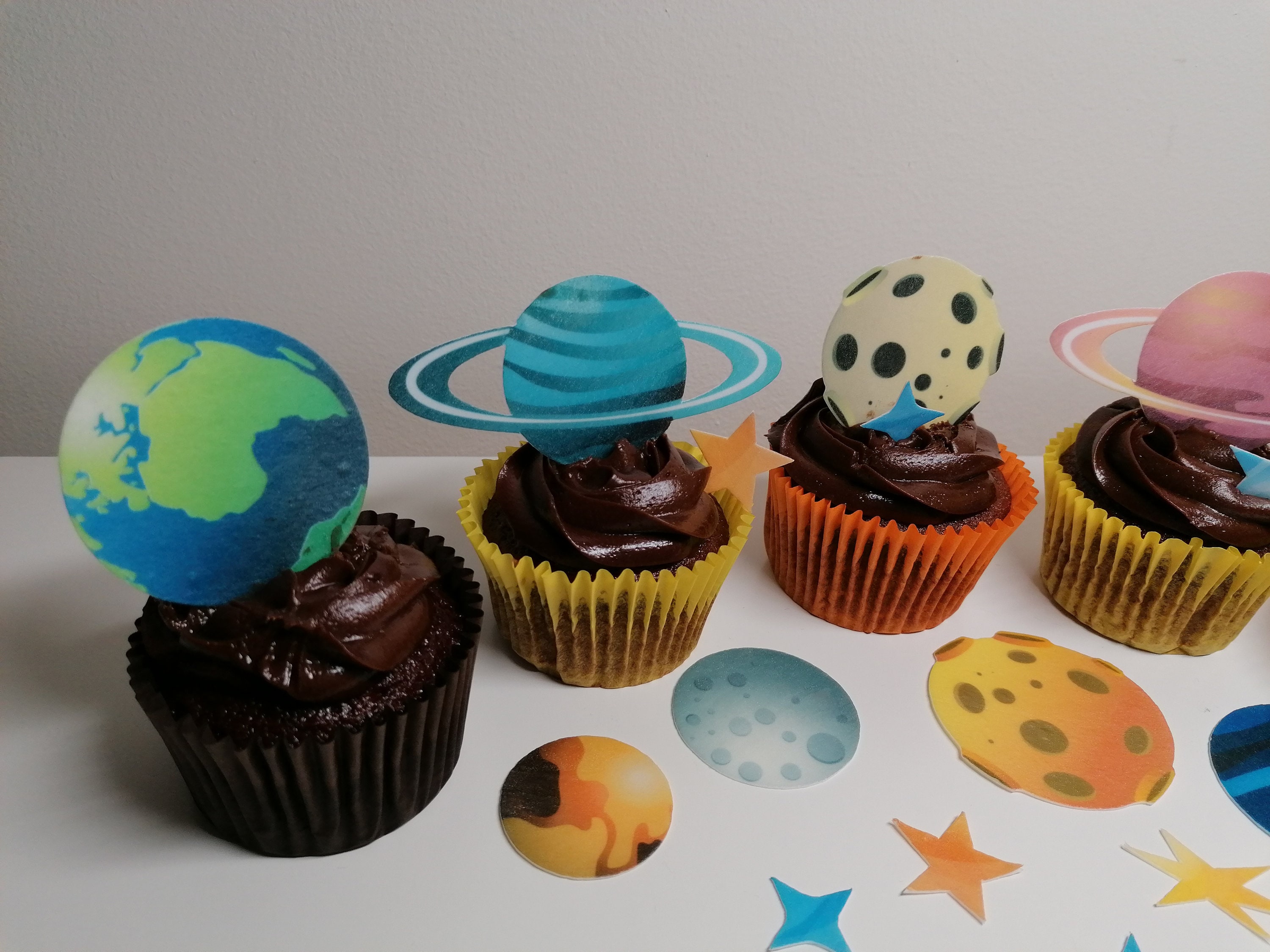 Cupcakes With Edible Solar System