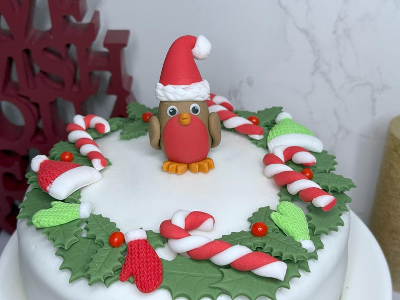 Christmas Wreath Edible Cake Toppers Decoration. Sugar Paste Christmas ...