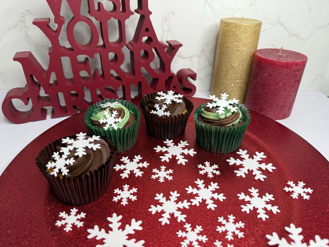 Edible Pre-cut Snowflake Wafer Toppers for Cupcake and Cake Decorating ...