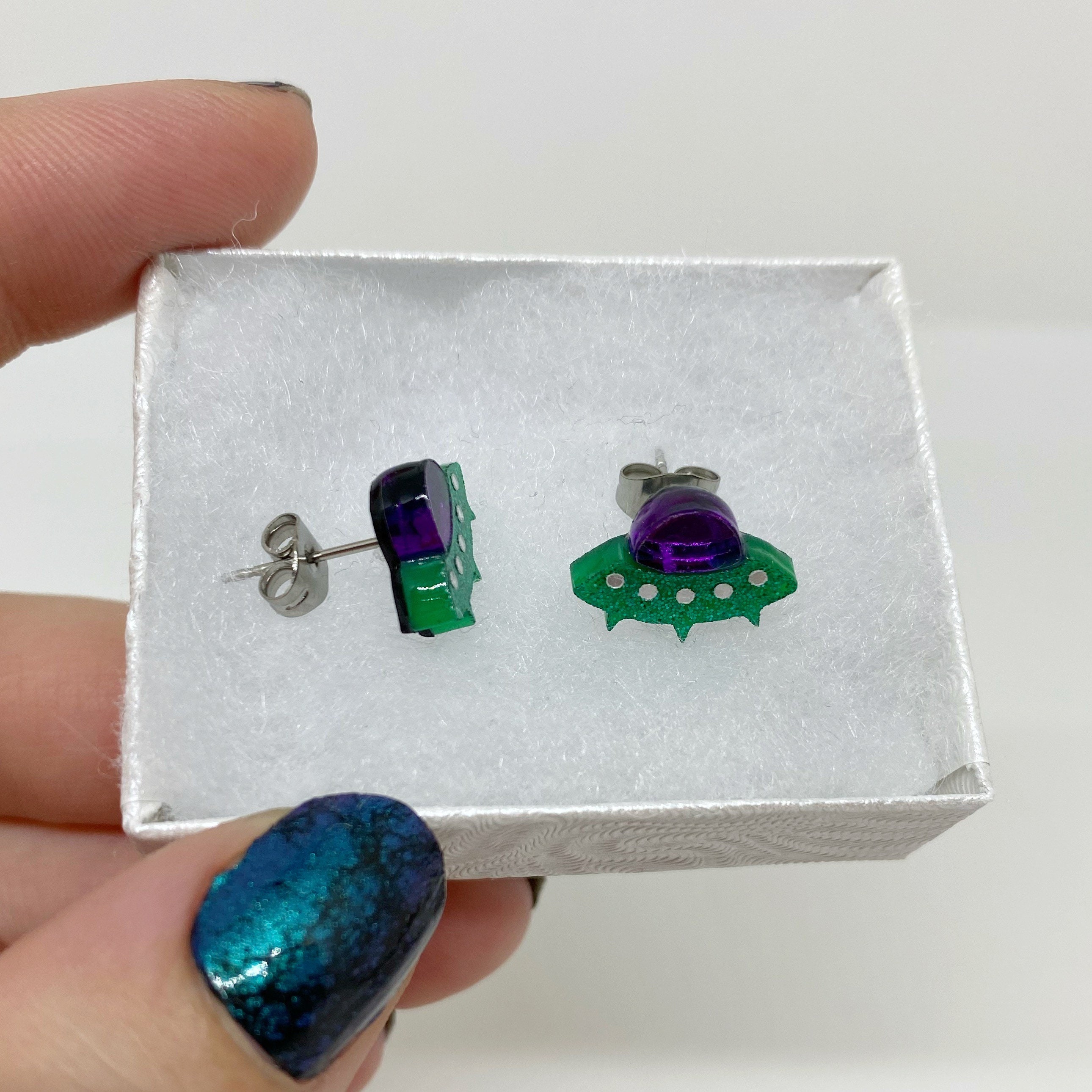 UFO Earrings Sci-fi Alien Earrings Area 51 Roswell 50s Movie | Etsy