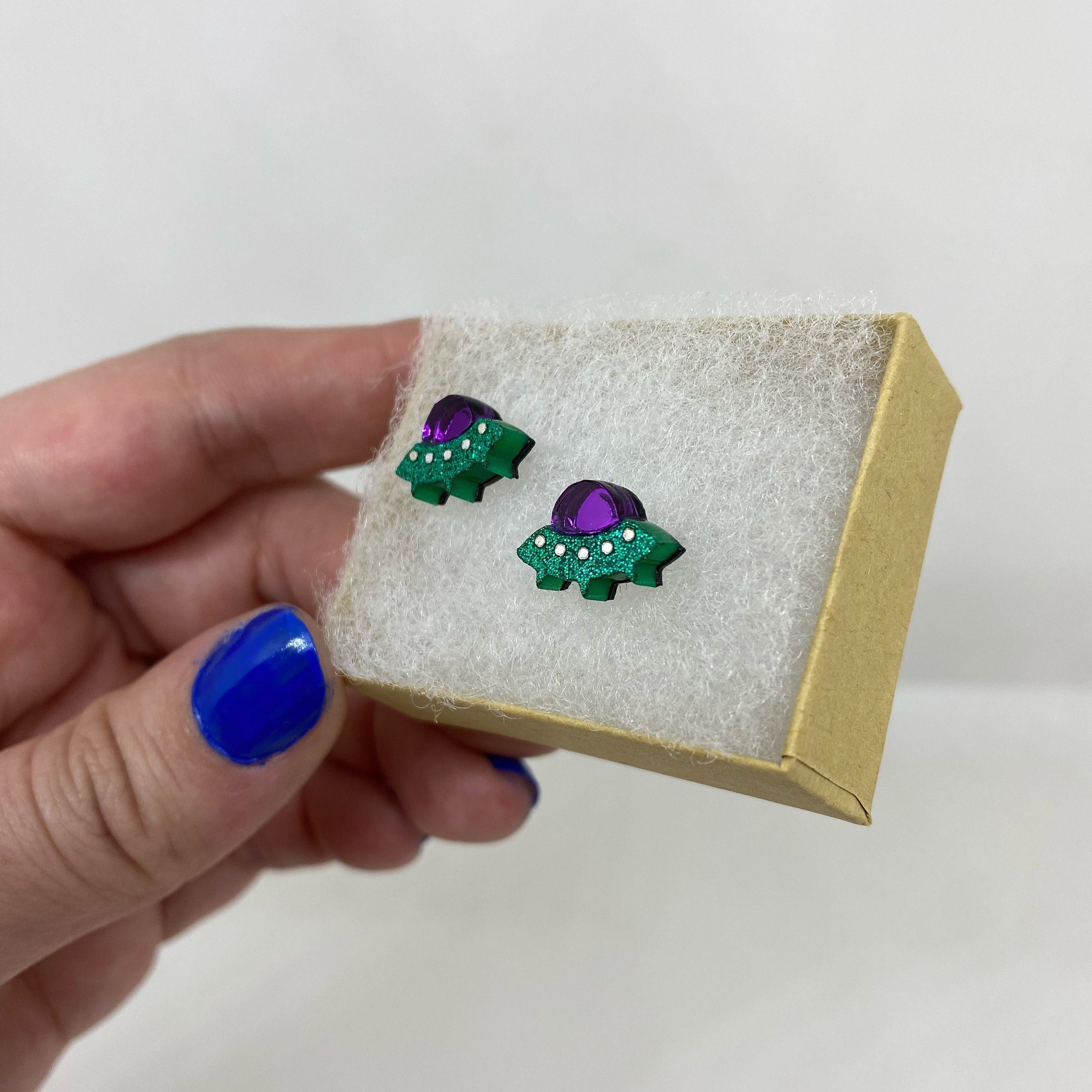 UFO Earrings Sci-fi Alien Earrings Area 51 Roswell 50s Movie | Etsy