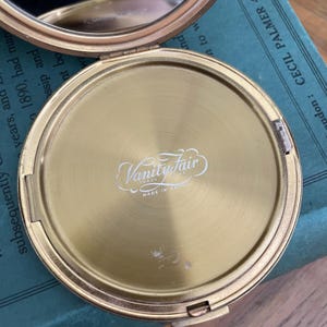 Vintage Vanity Fair Compact Gold Tone Powder Compact, Botanical Design ...