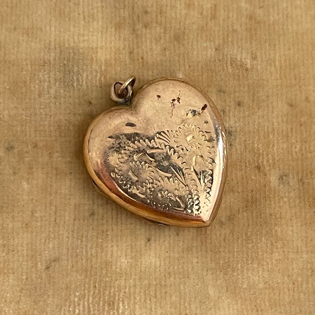 Vintage 9 Carat Gold Heart Locket Pendant 3g, 9ct Gold Front and Back ...