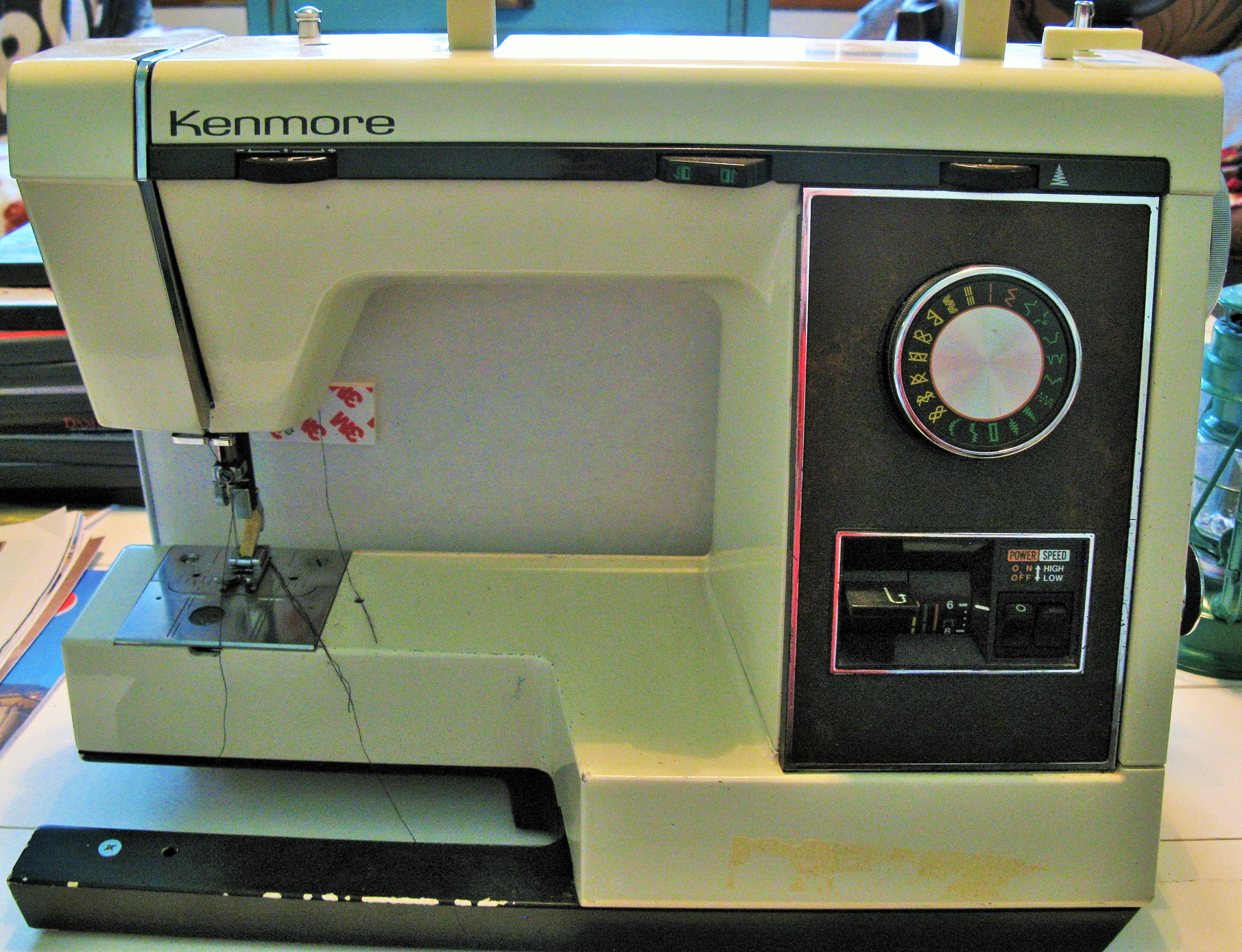 Vintage Kenmore Sewing Machine With 21 Built in Stitch Patterns. Model ...