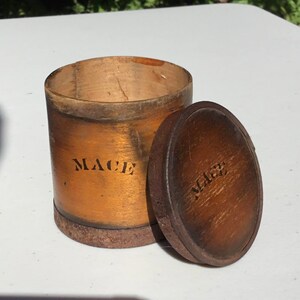 Antique Wood Round Spice Box MACE Container Bentwood Farmhouse Kitchen ...
