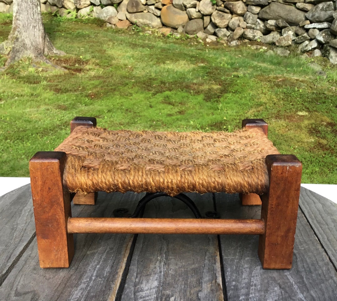 Vintage Squatty Dark Wood Foot Stool Bench Weaved Top Country Prim Boho ...