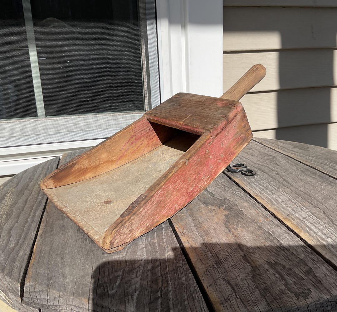 Antique Old Worn Red Paint Wood & Metal Handled Dust Pan Kitchen Prim ...