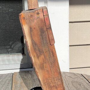 Antique Old Worn Red Paint Wood & Metal Handled Dust Pan Kitchen Prim ...