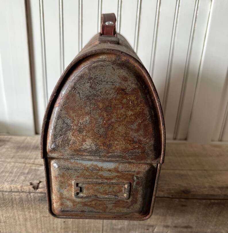 Vintage V Victory Metal Lunch Box - Etsy