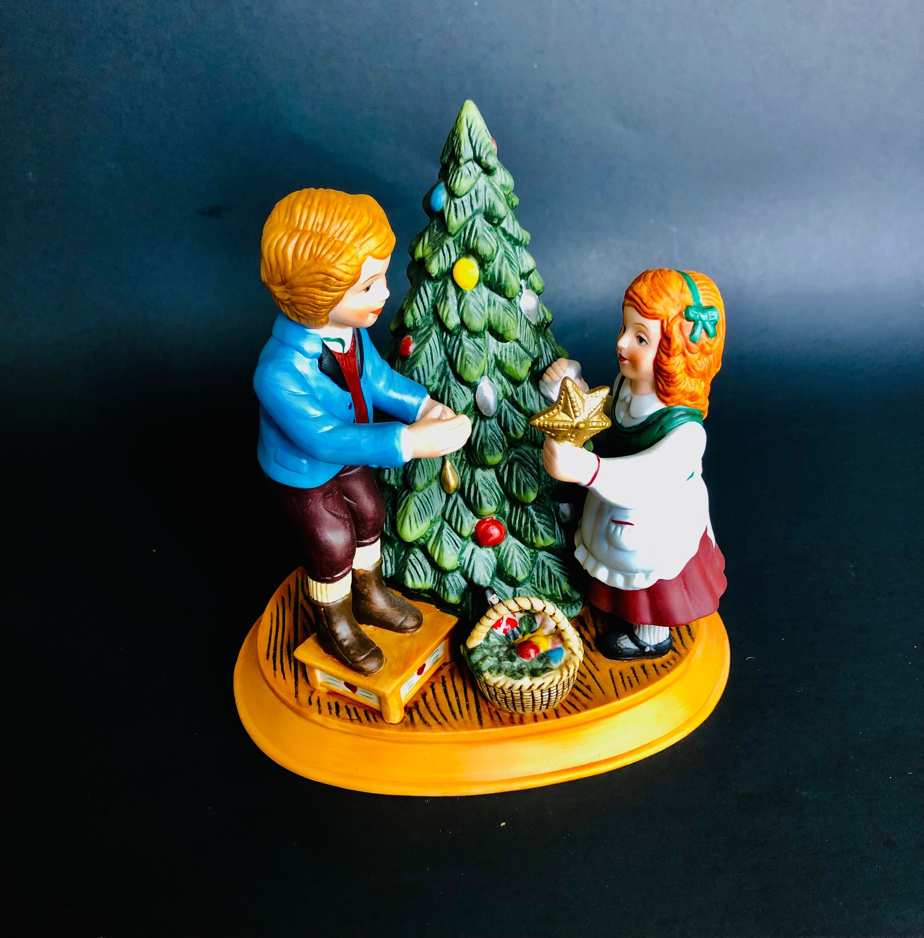 Vintage 1982 Avon Porcelain Figurine "keeping the Christmas Tradition ...