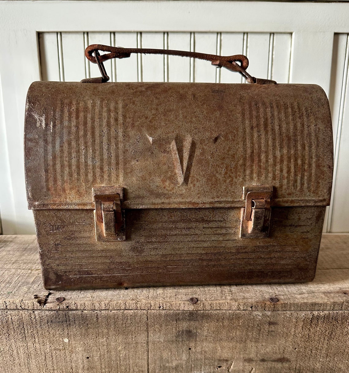 Vintage V Victory Metal Lunch Box - Etsy