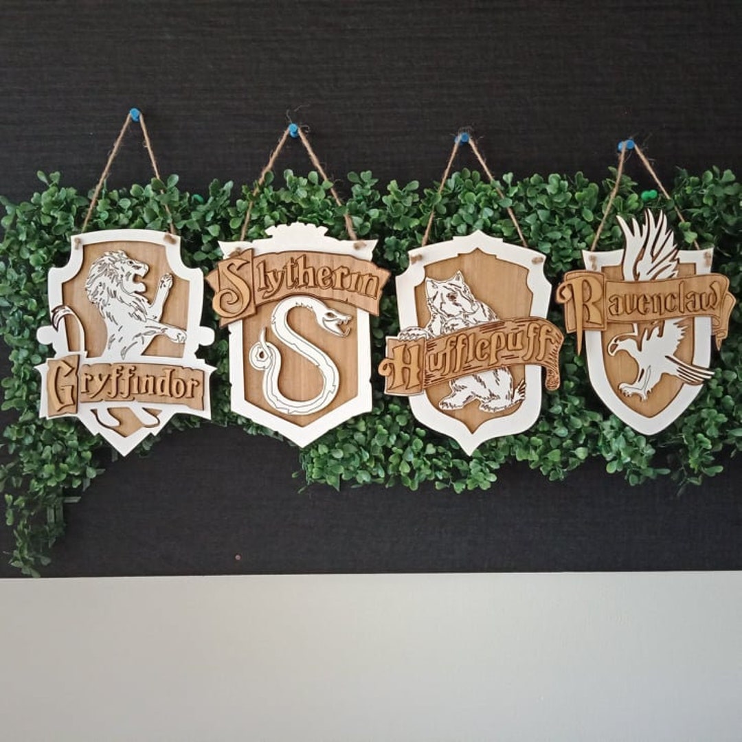 HOGWARTS House Plaques Ravenclaw Slytherin Gryffindor Hufflepuff Harry ...