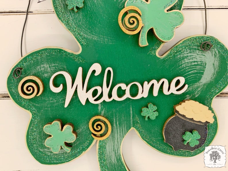 Welcome Shamrock St Patricks Day Door Sign, Glitter Shamrock Front Door ...
