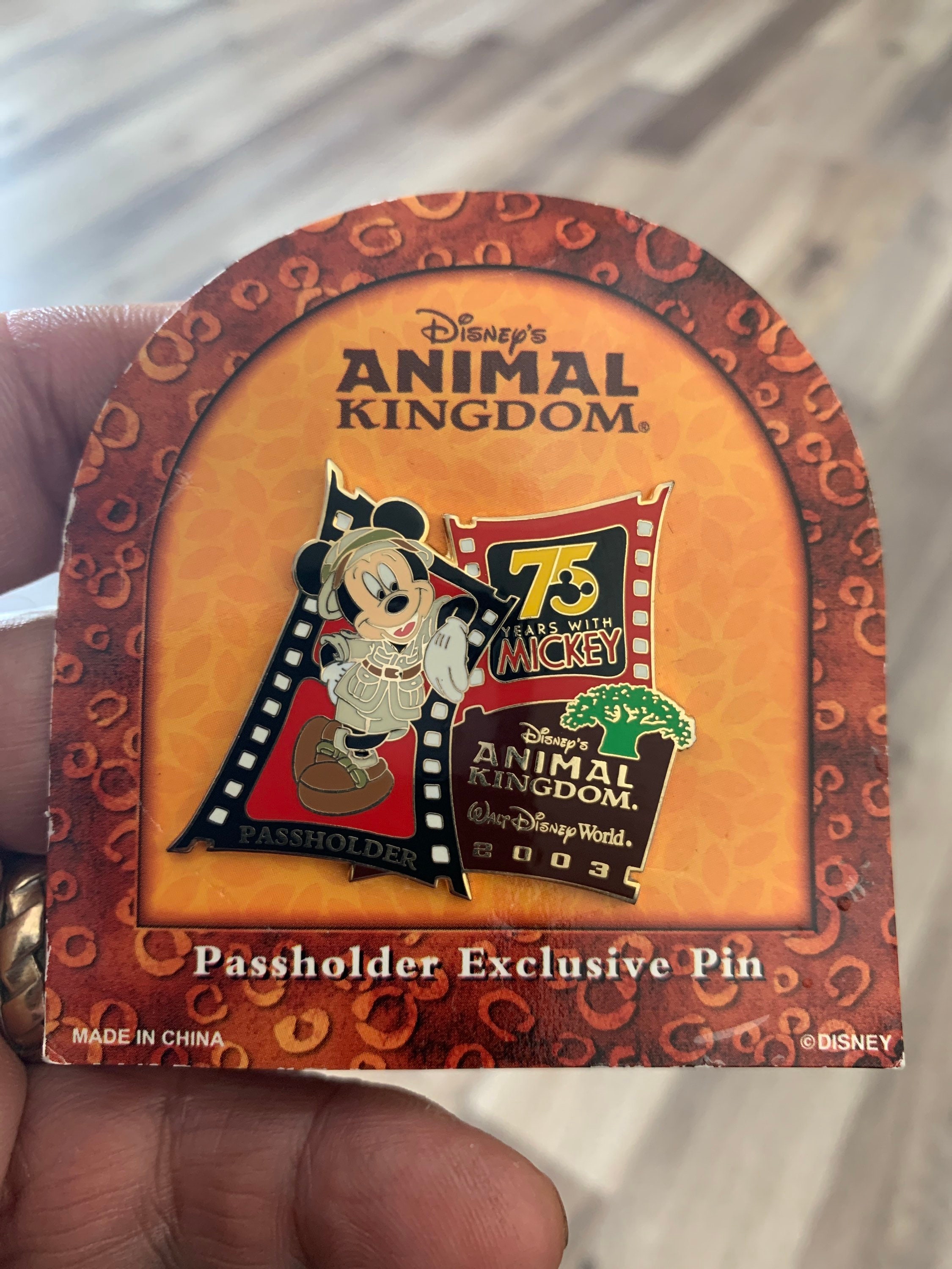 Art & Collectibles Passholder Exclusive 75 Years With Mickey Hinged Pin ...