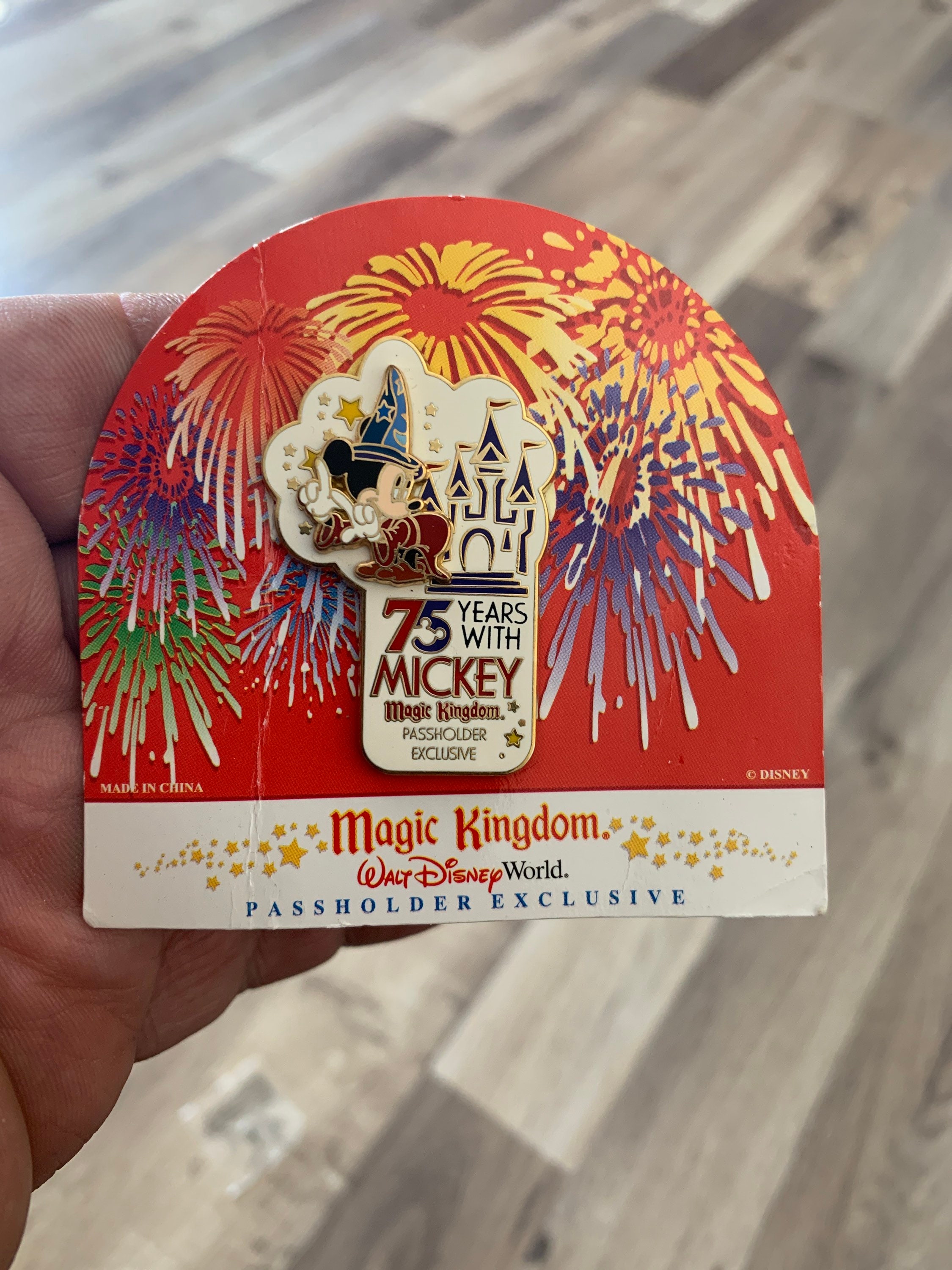 Art & Collectibles Passholder Exclusive 75 Years With Mickey Hinged Pin ...