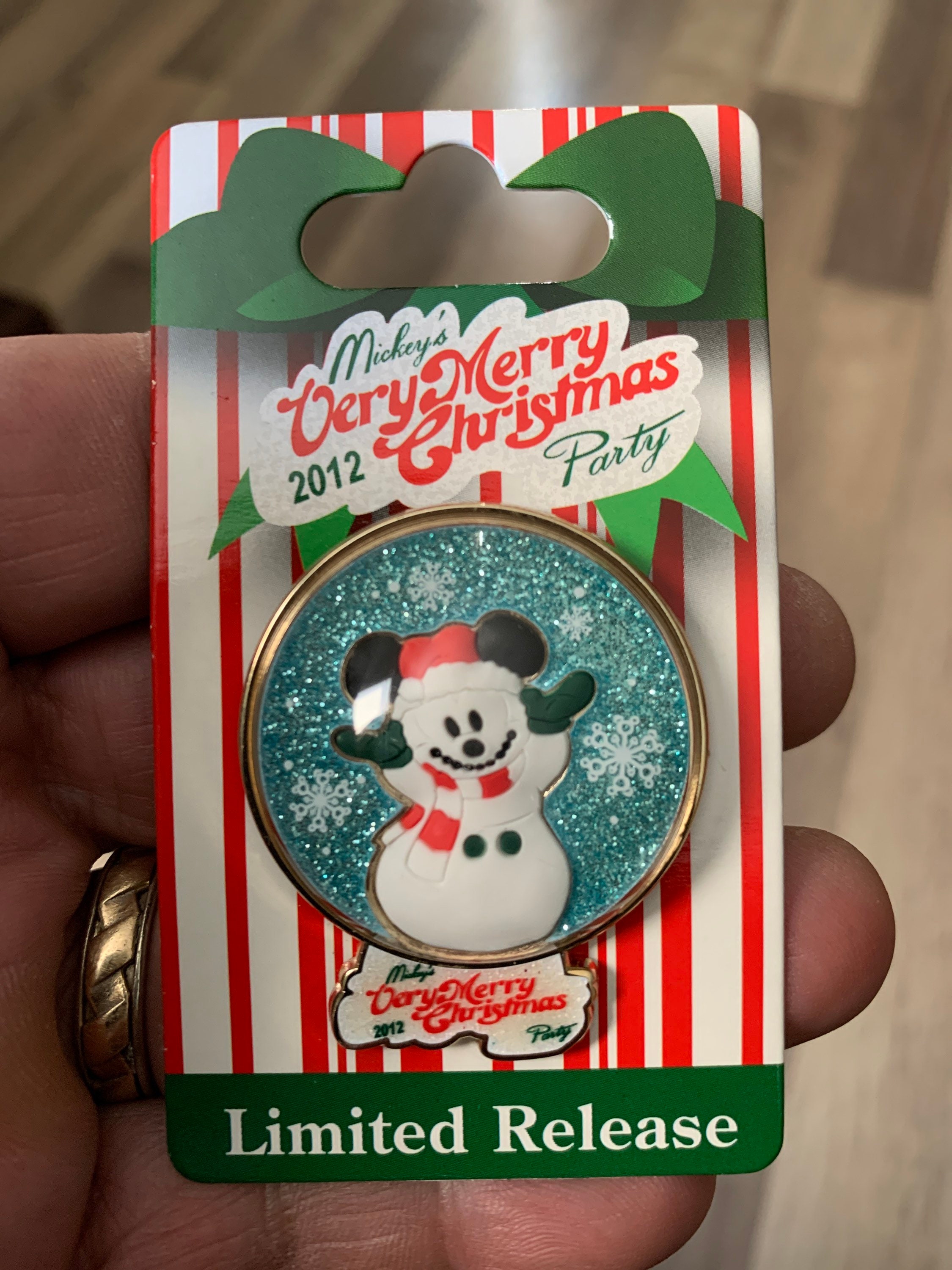 Mickey’s Very Merry Christmas Party 2012 Snow Globe Pin 93450 WDW ...