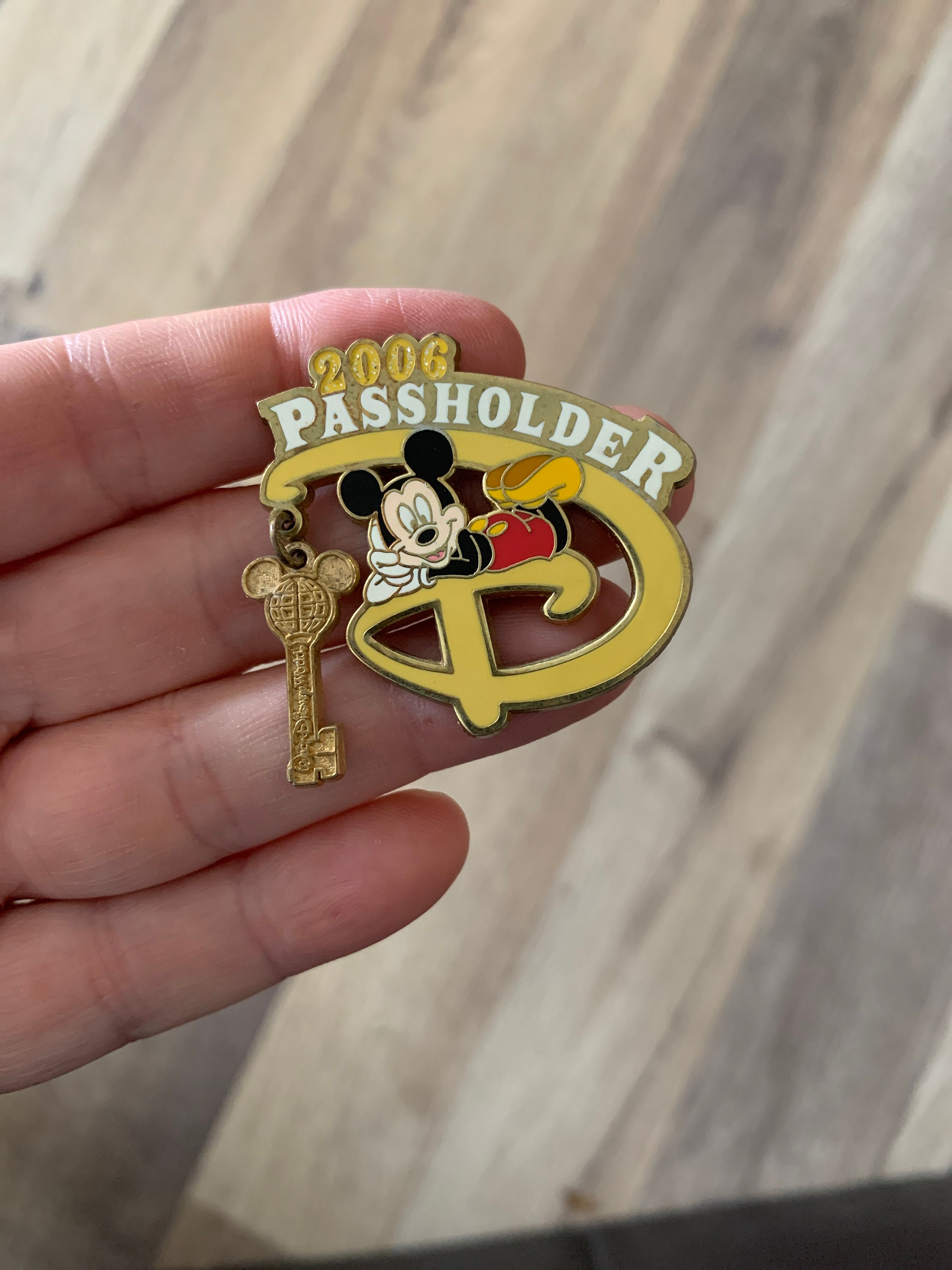 Art & Collectibles Passholder Exclusive 75 Years With Mickey Hinged Pin ...
