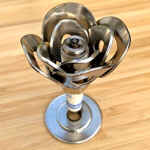 Spark Plug Flower • Scrap Metal Rose Welded Upcycled Artwork - Gift for ...
