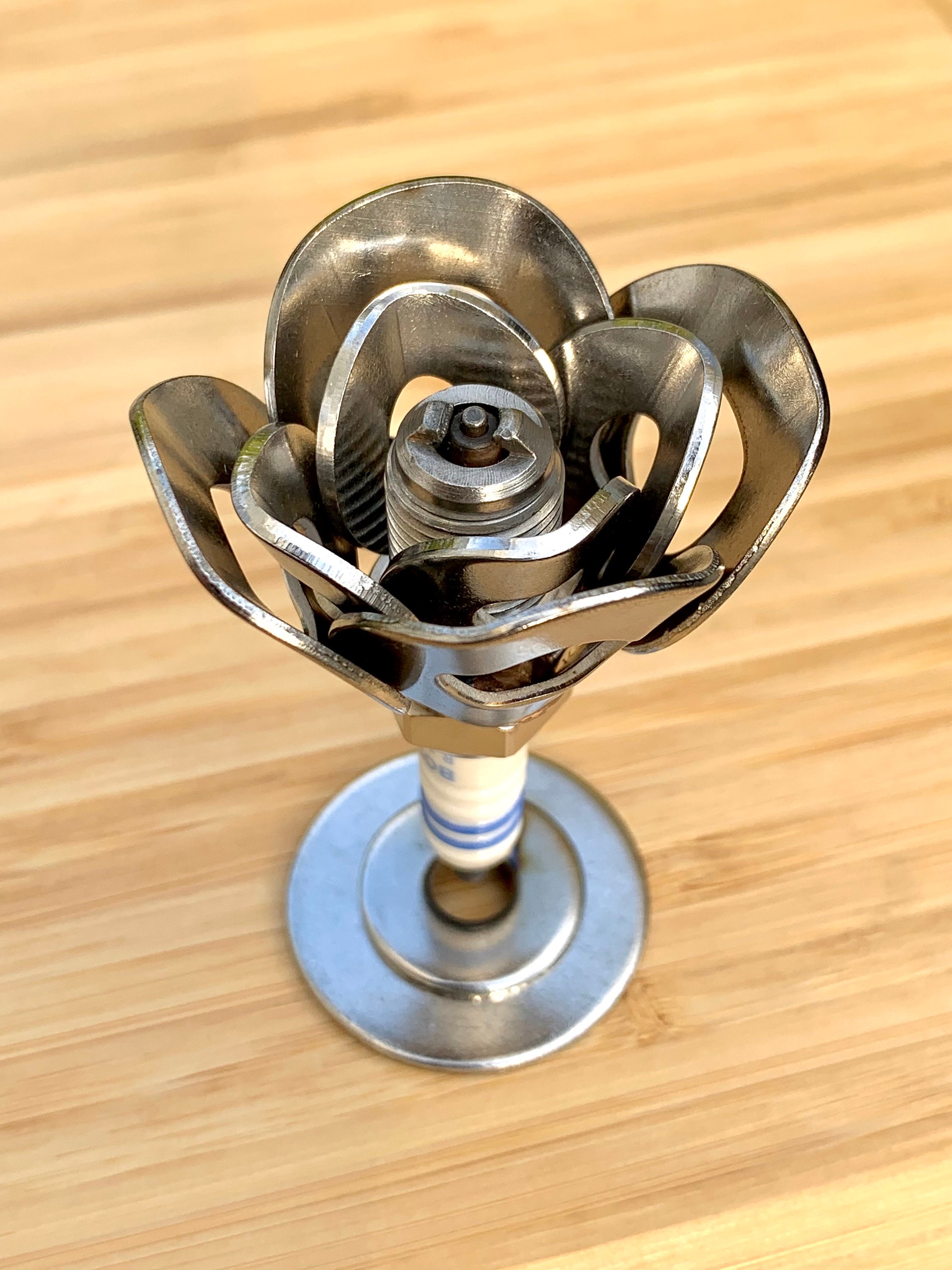 Spark Plug Flower • Scrap Metal Rose Welded Upcycled Artwork - Gift for ...