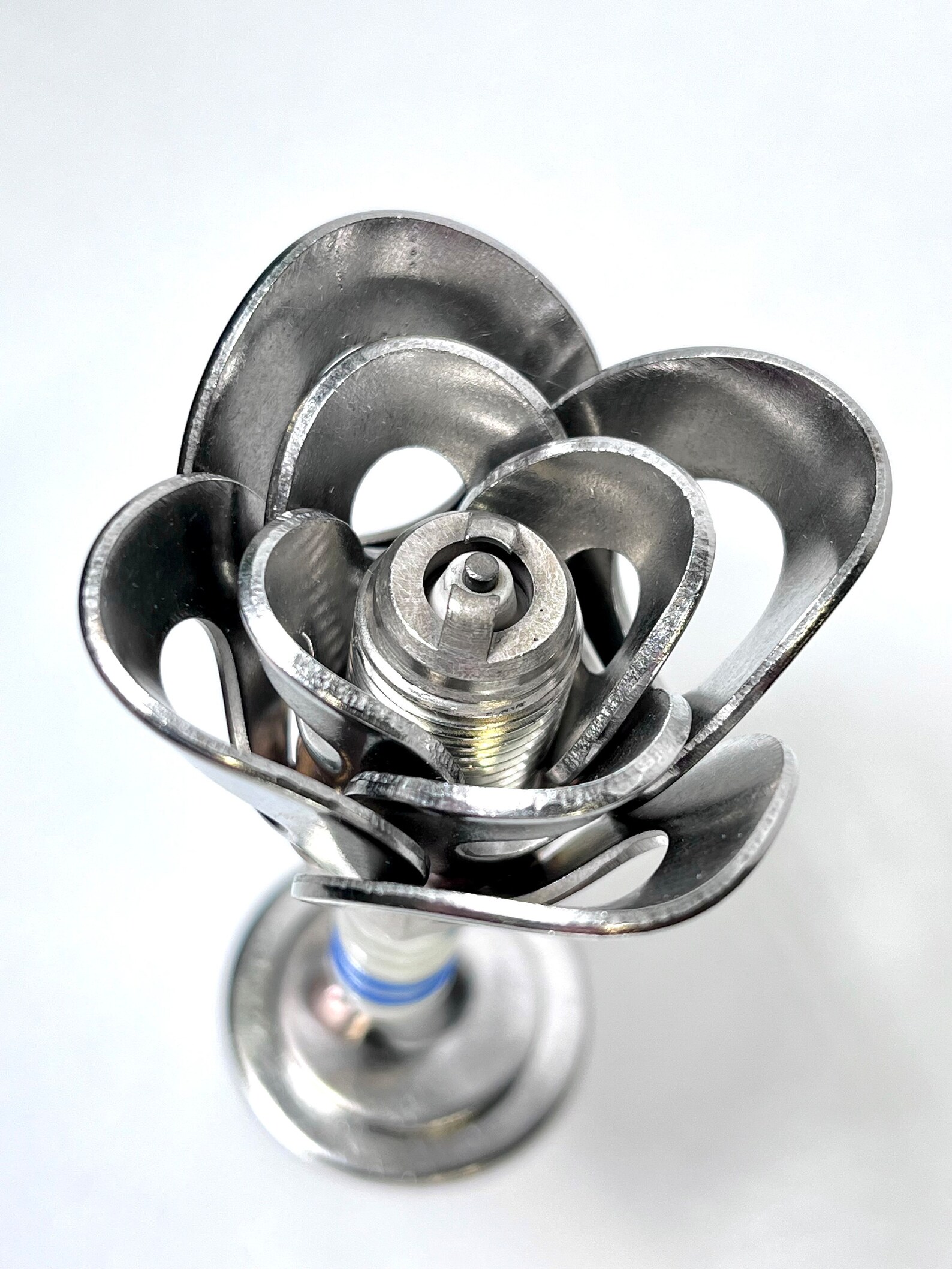 Spark Plug Rose Scrap Metal Flower Welded Upcycled Car Parts Artwork ...