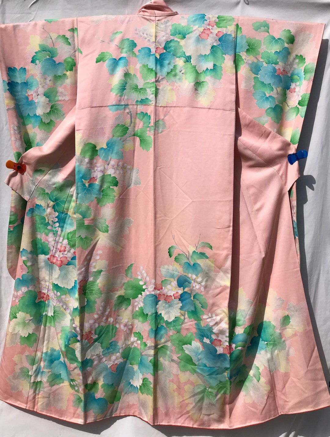 Japanese Pale Pink Kimono Printed With Gorgeous Pastel Flowers & Leaves ...