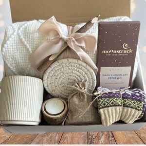 Personalized Classy Gift Box for Women With Blanket, Cozy Self Care ...