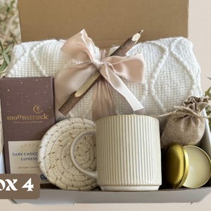 Personalized Classy Gift Box for Women With Blanket, Cozy Self Care ...