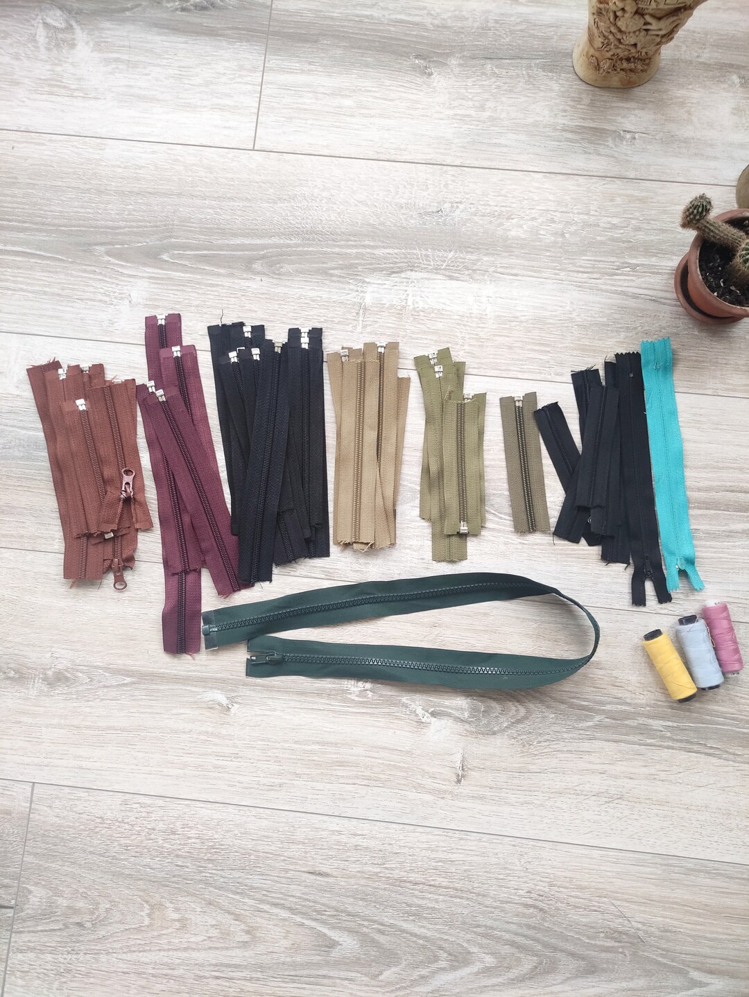 Lot of Black Short Zippers #5 and #3 Bulk Bundle of Zippers for Pockets ...