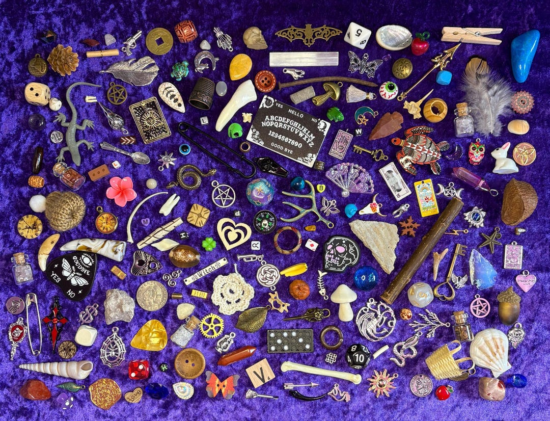 Charm Casting Set for Divination: Bones, Dice, Runes, Miniatures ...
