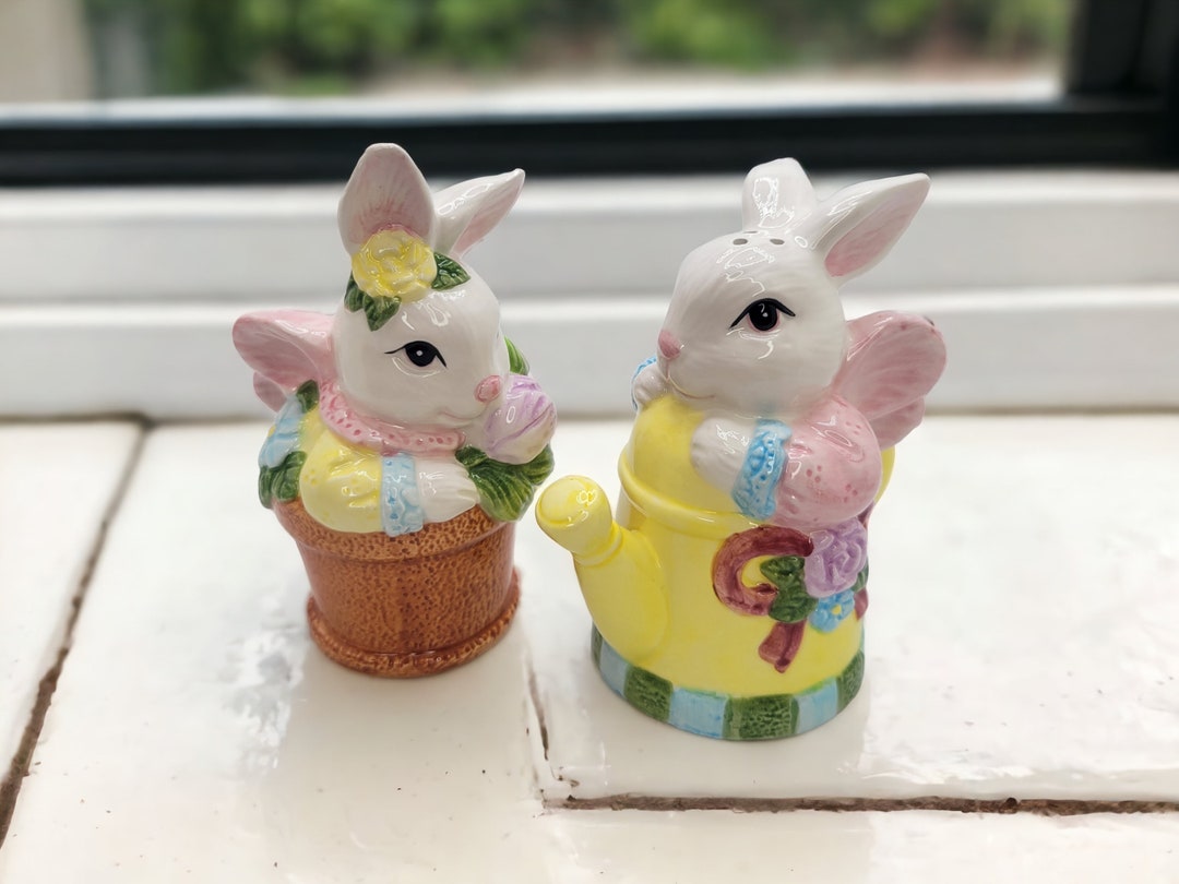Vintage 1990s Jay EASTER BUNNY Spring Gardening Anthropomorphic Salt ...