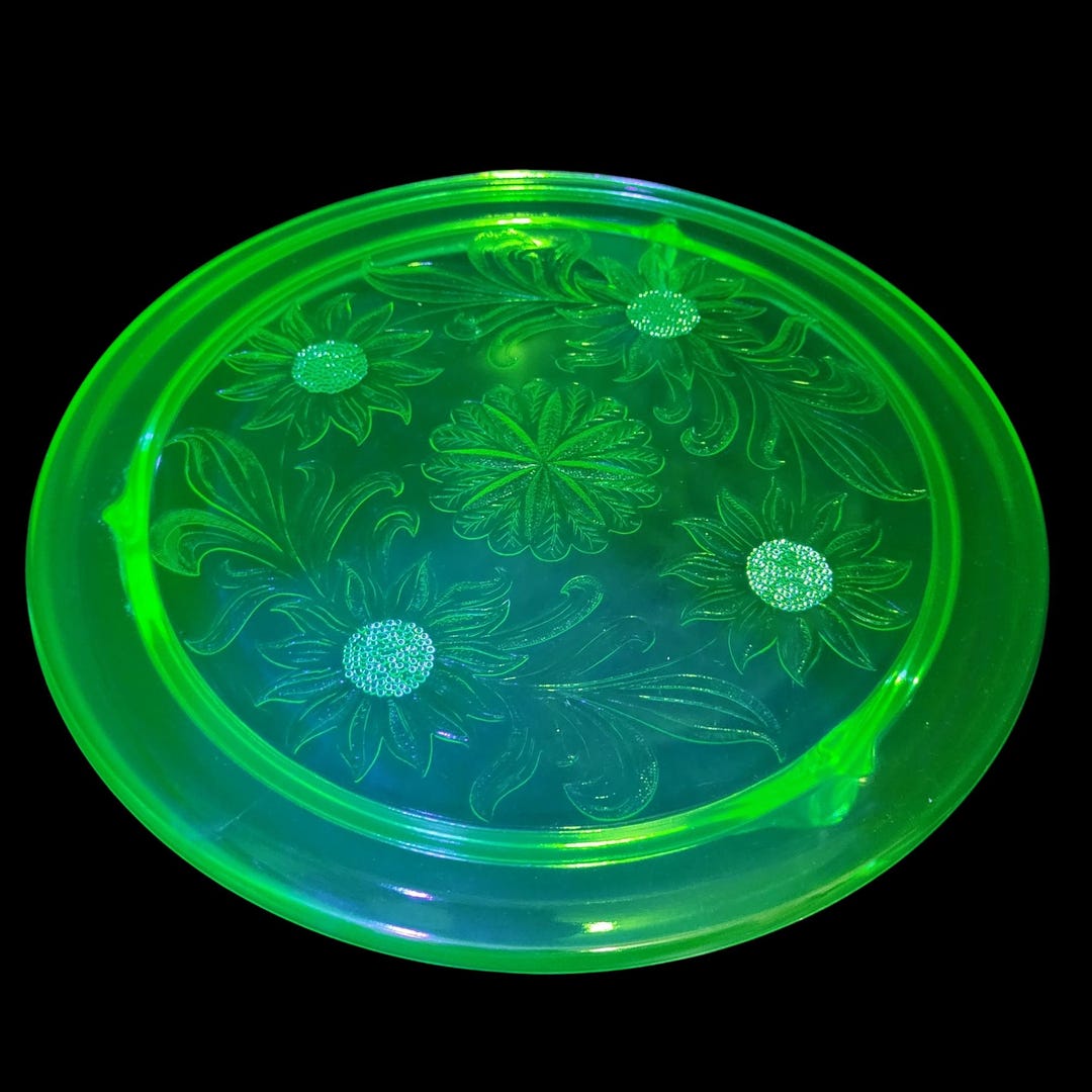 Vintage Uranium Sunflower Cake Plate Stand Jeannette Glass Green Floral ...