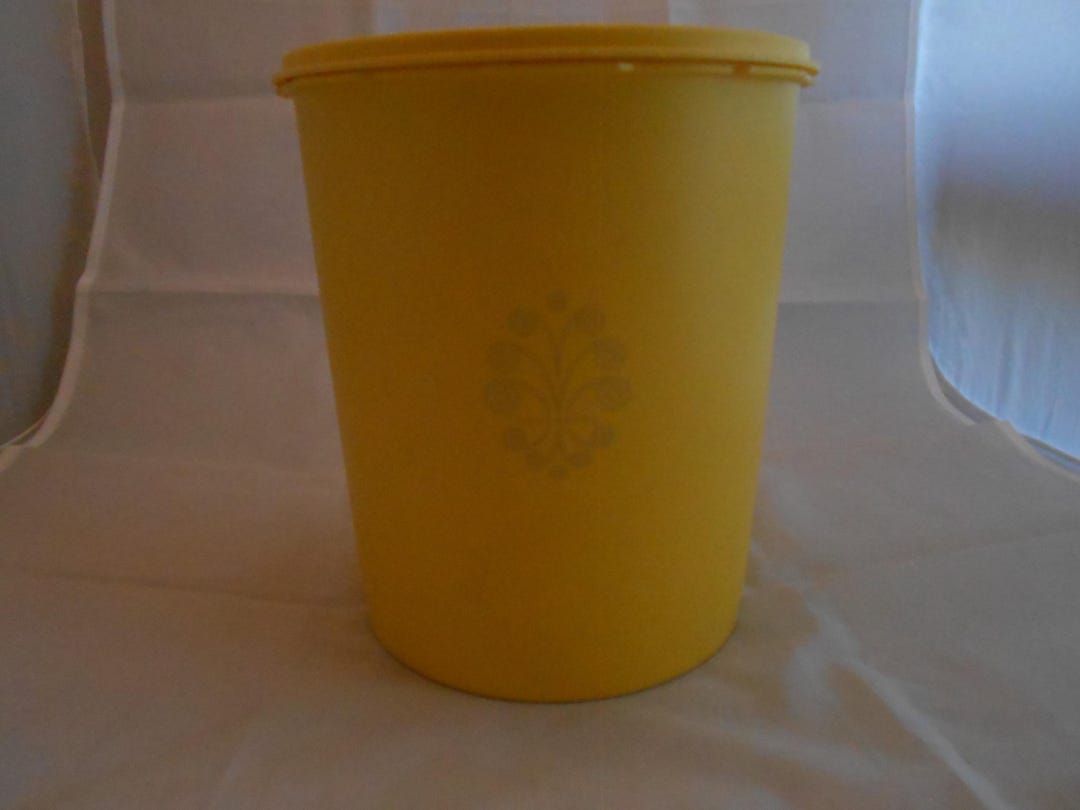 Vintage Tupperware Starburst Servalier Canister, 805-5, Yellow, Large ...