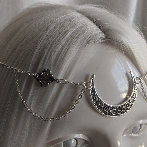 Simple Moon Head Chain | Etsy